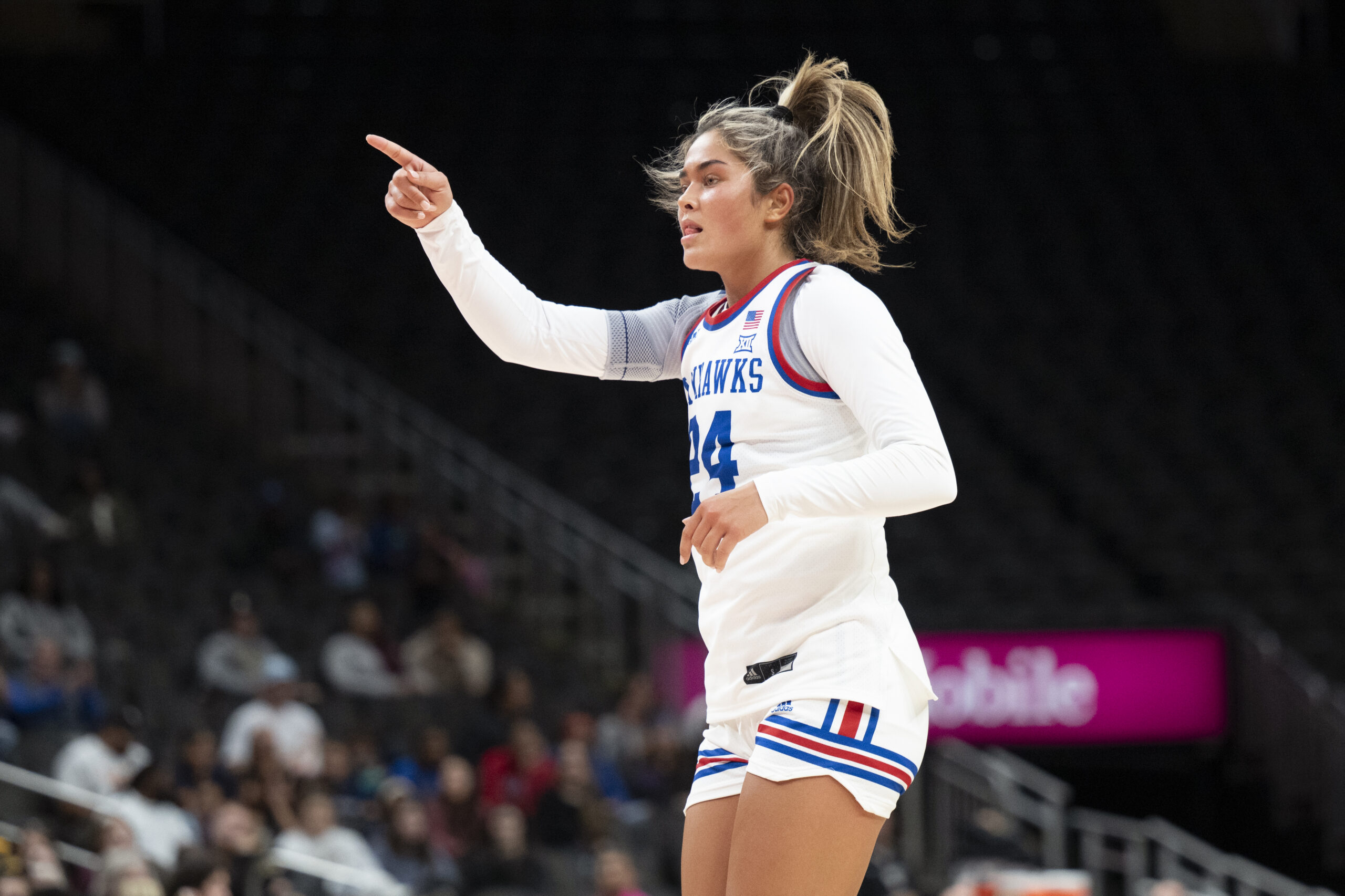 Williams helps Jayhawks shake rocky first quarter in 74-62 road victory ...